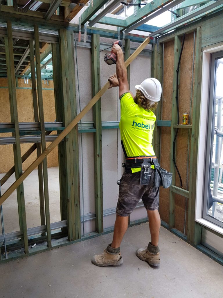 hoist_fix_panel_to_frame - CSR Hebel